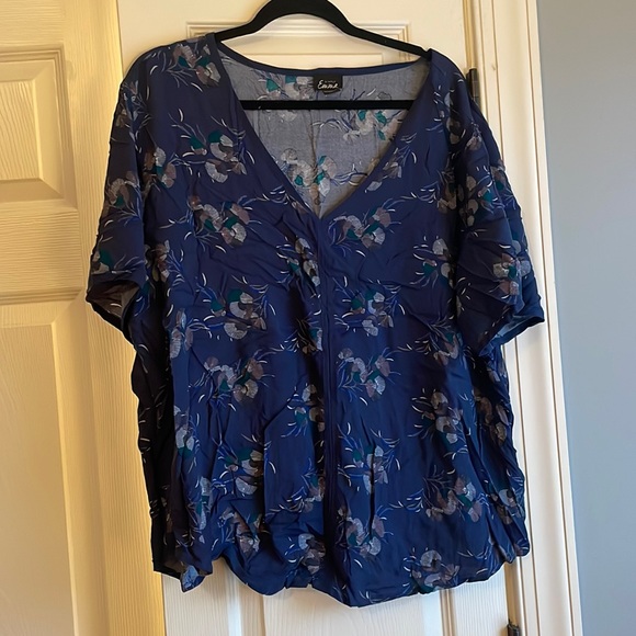Simply Emma | Tops | Simply Emma Blue Floral Short Sleeve Blouse 2x ...